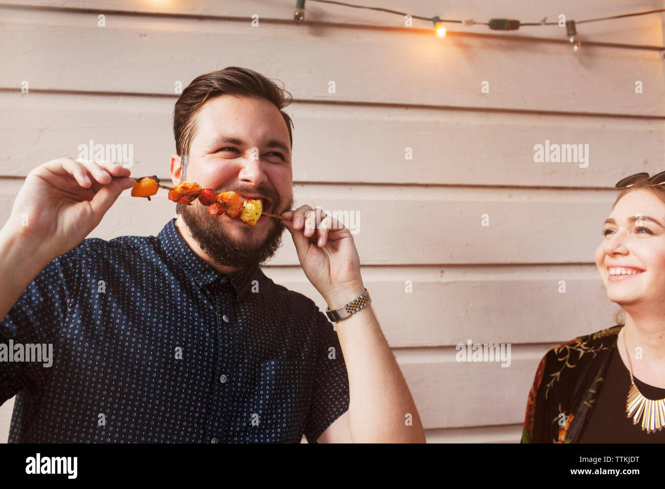 Man male woman female eating hi-res stock photography and images - Alamy
