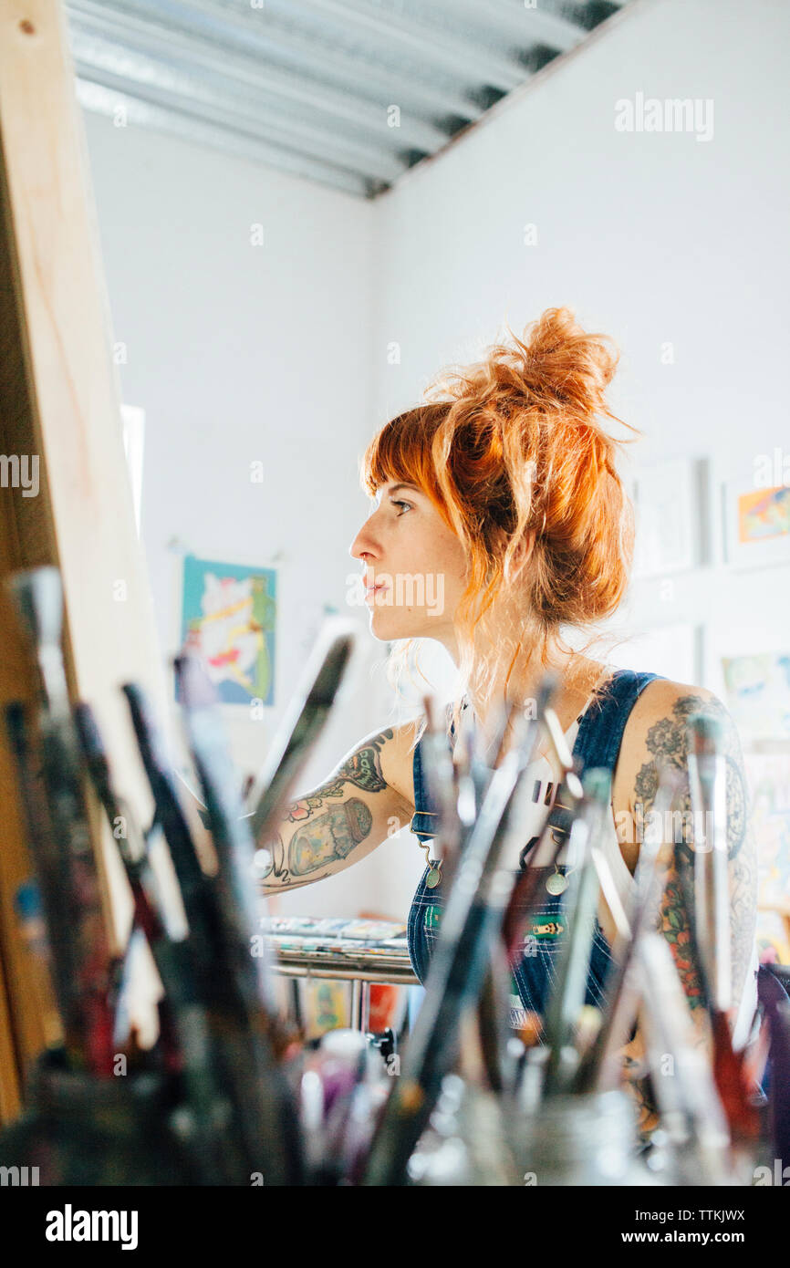 Painter drawing hi-res stock photography and images - Alamy