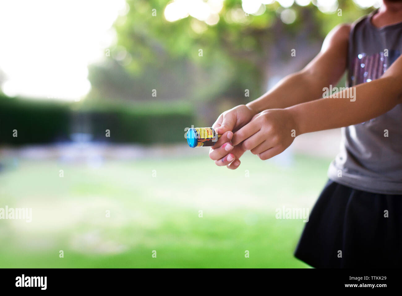 Party popper hi-res stock photography and images - Alamy