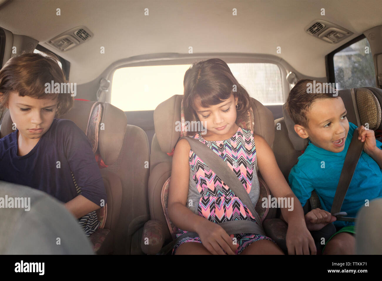 Sisters sitting in car hi-res stock photography and images - Alamy