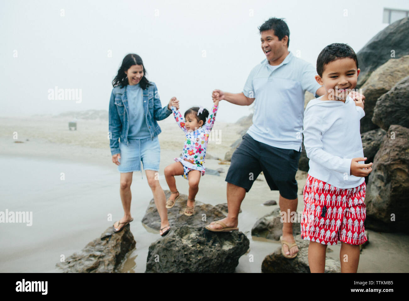 Four family hi-res stock photography and images - Alamy