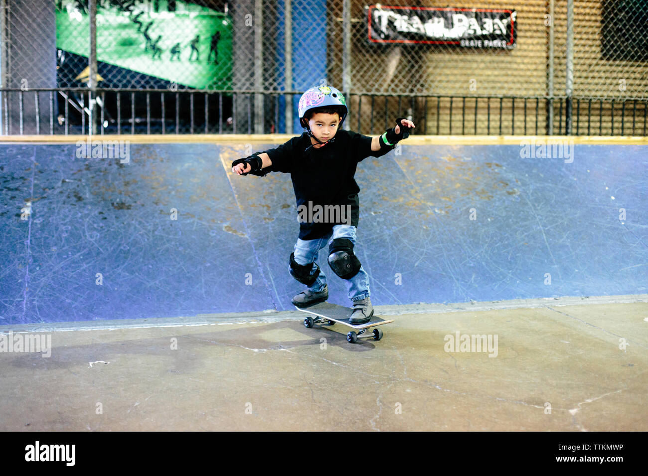 Skater boy hi-res stock photography and images - Alamy