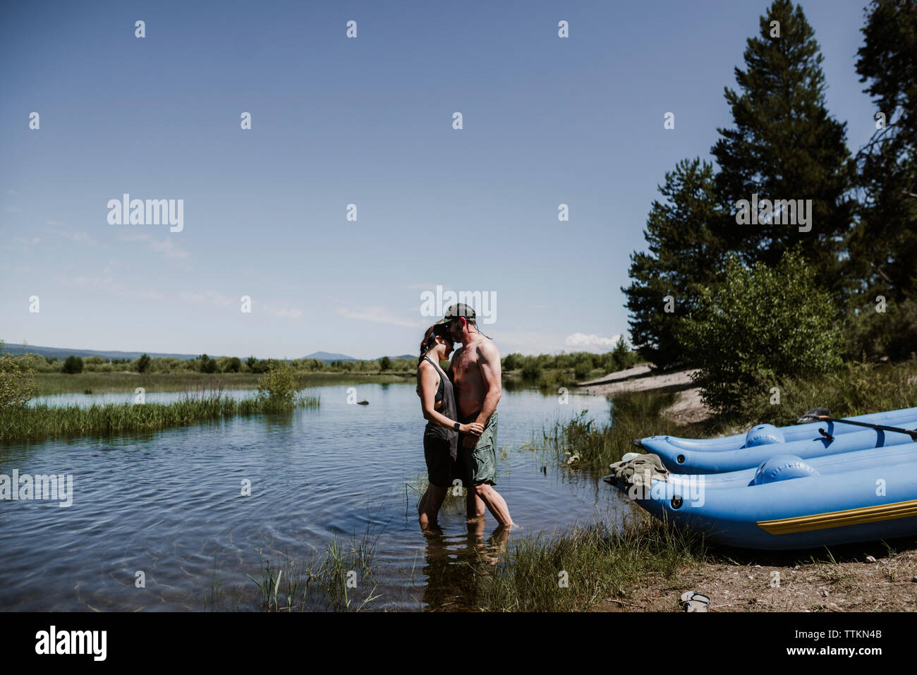 Couple lake sky hi-res stock photography and images - Alamy