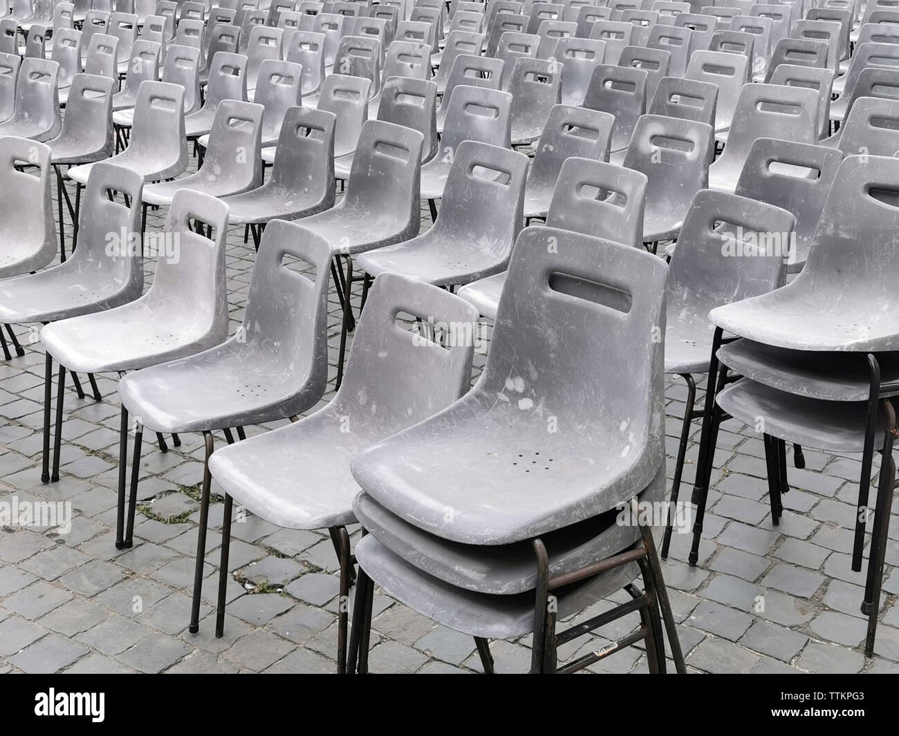 Empty seats vatican rome hi-res stock photography and images - Alamy
