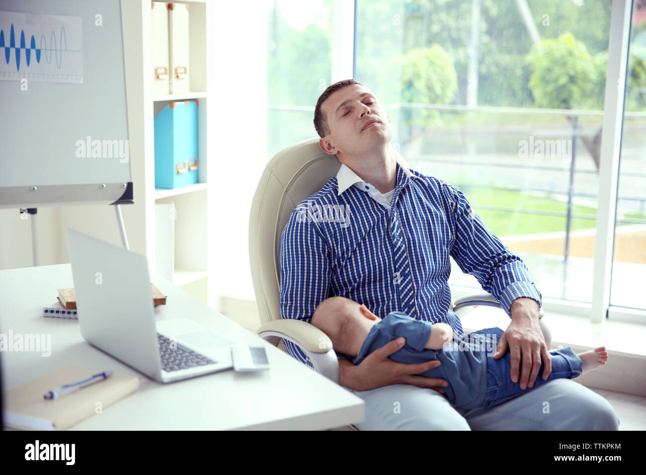 Man sleeping keyboard in computer hi-res stock photography and images ...