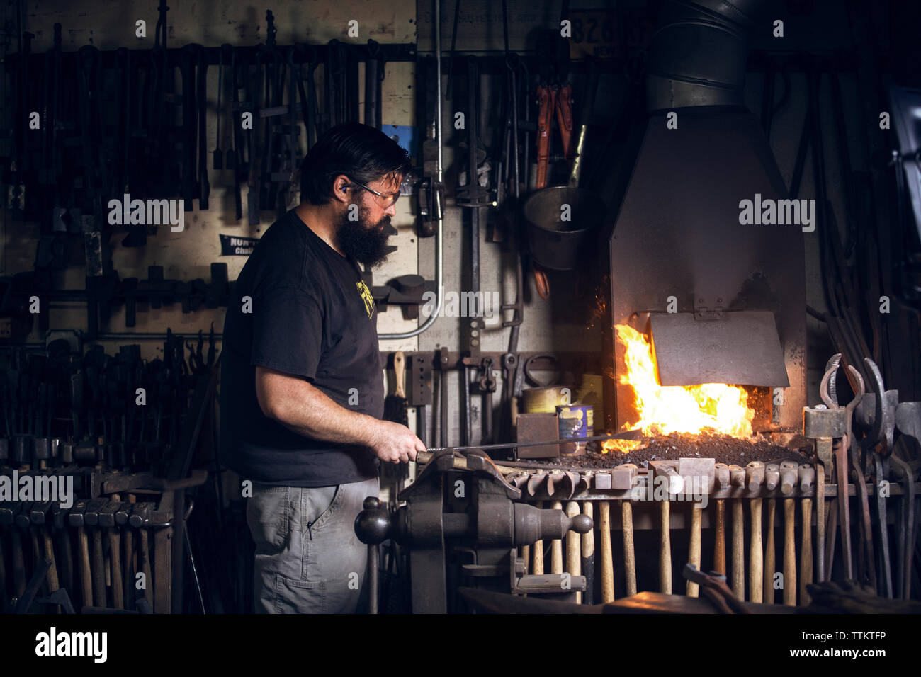 Blacksmith working hi-res stock photography and images - Alamy