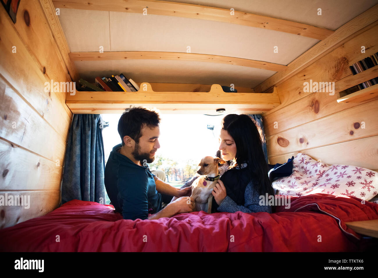 Camper van with dog hi-res stock photography and images - Alamy