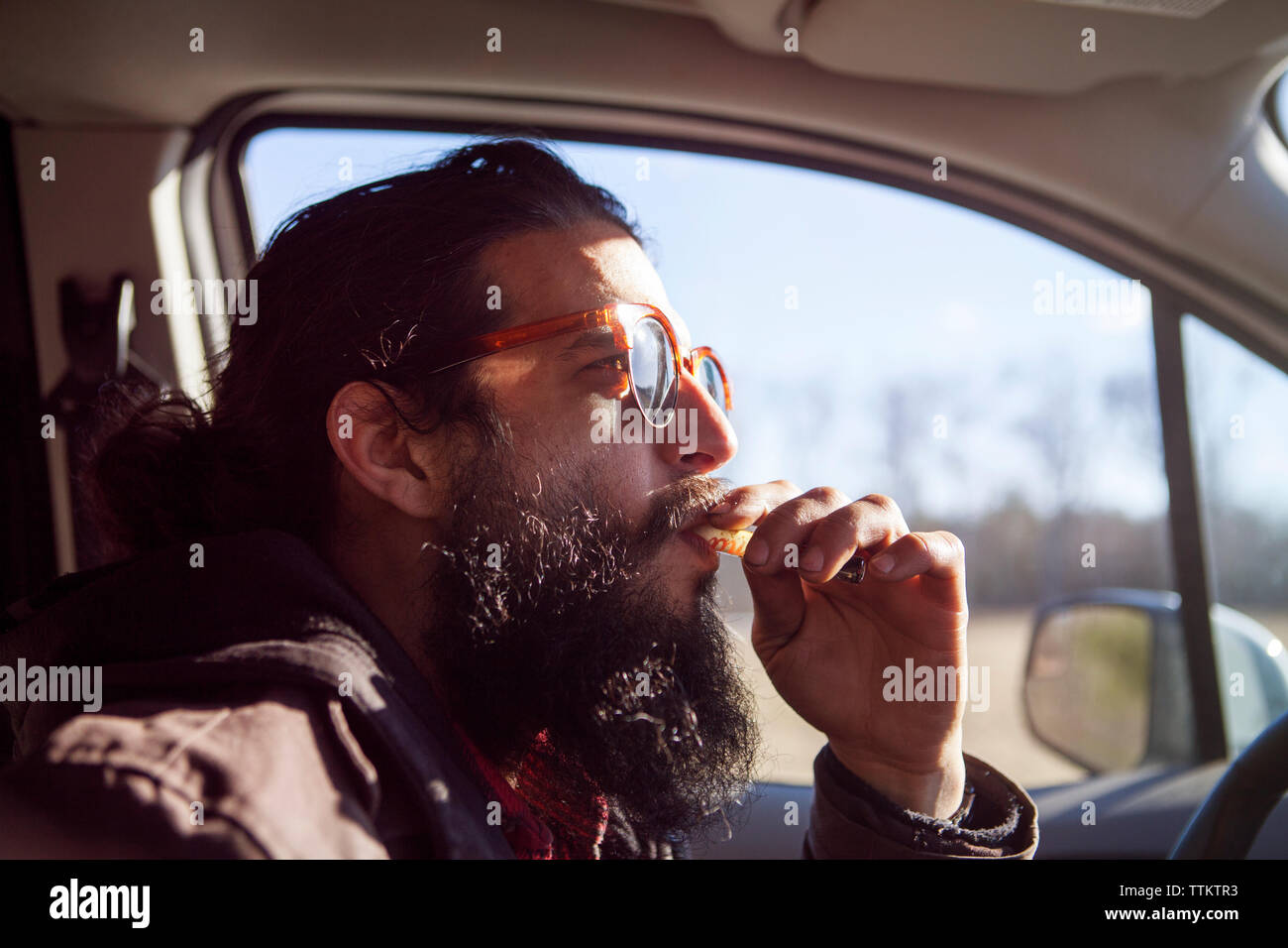Adult smoking in car hi-res stock photography and images - Alamy