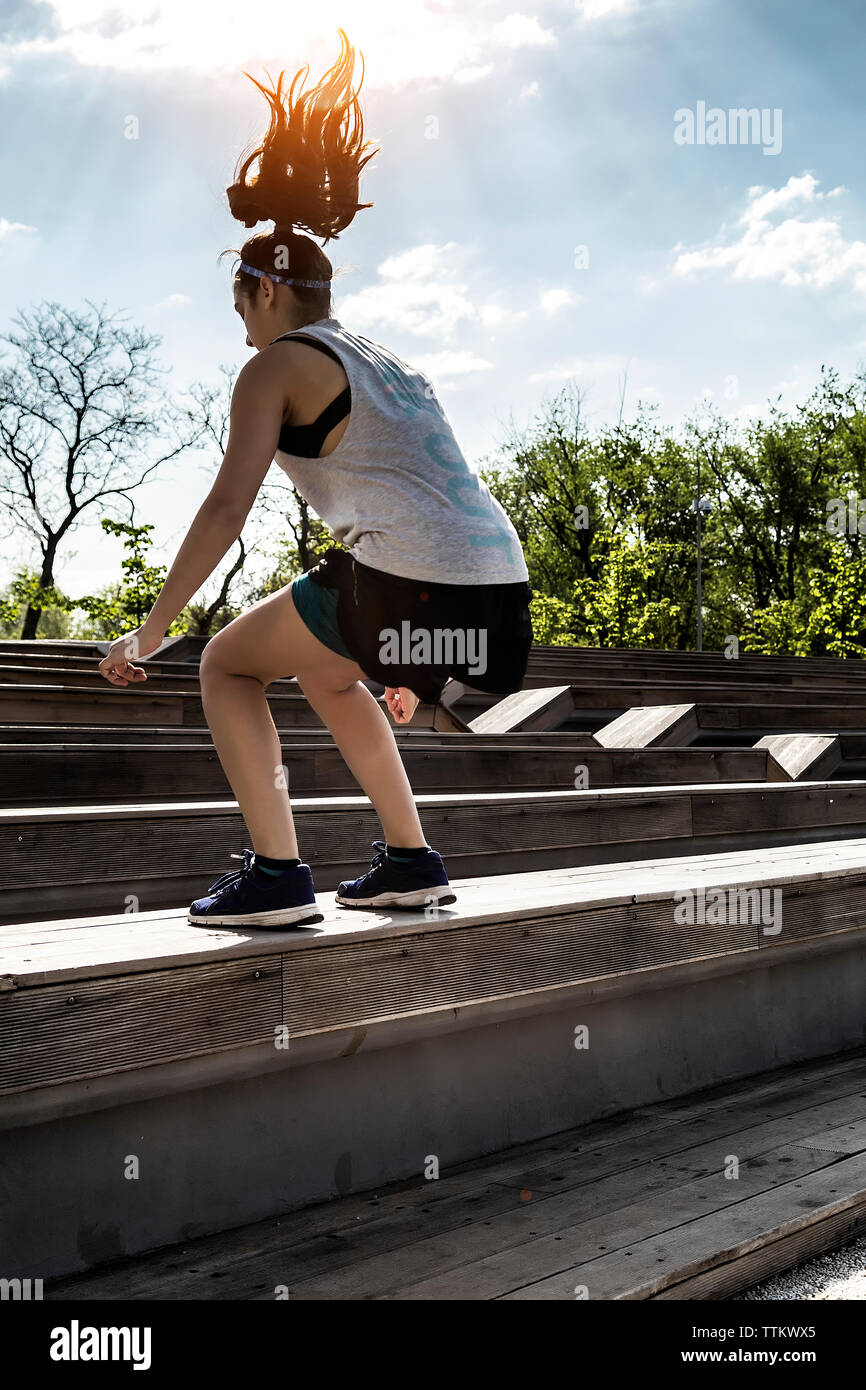 Athlete jumping hi-res stock photography and images - Alamy