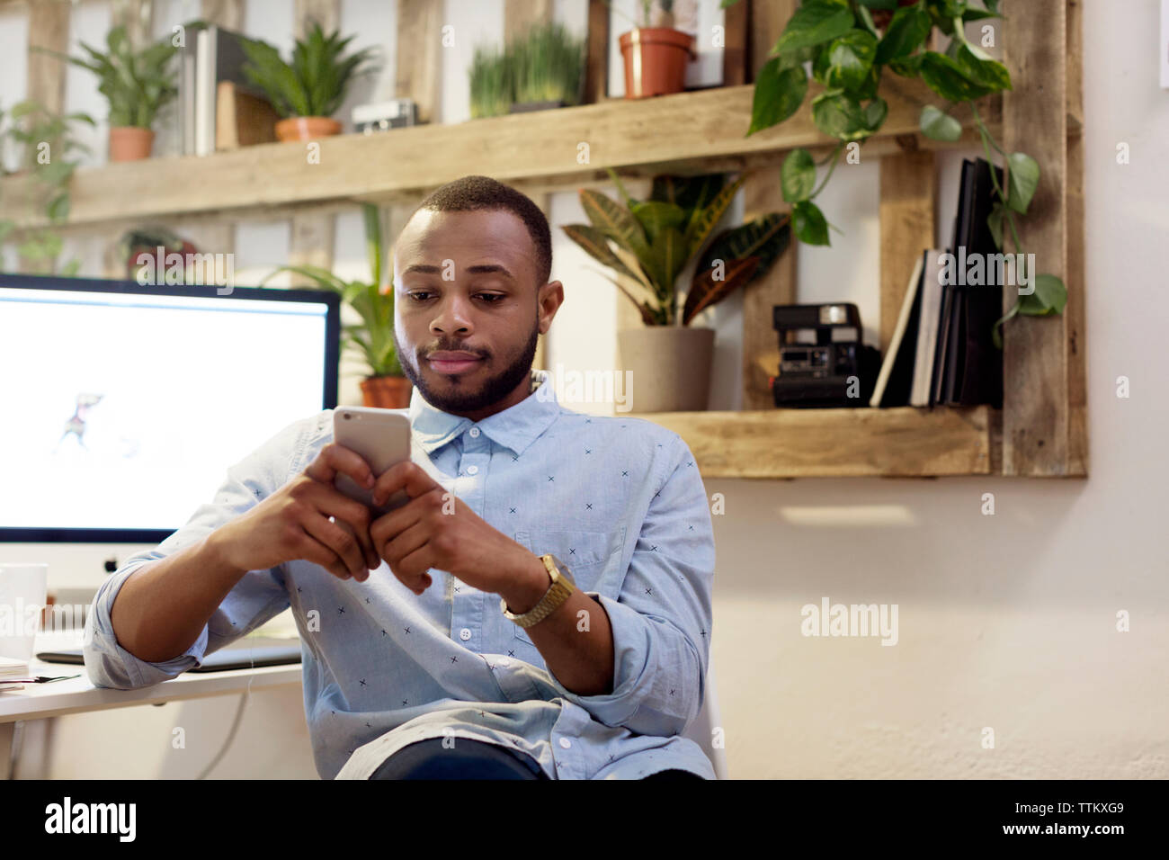 Illustrator male hi-res stock photography and images - Alamy