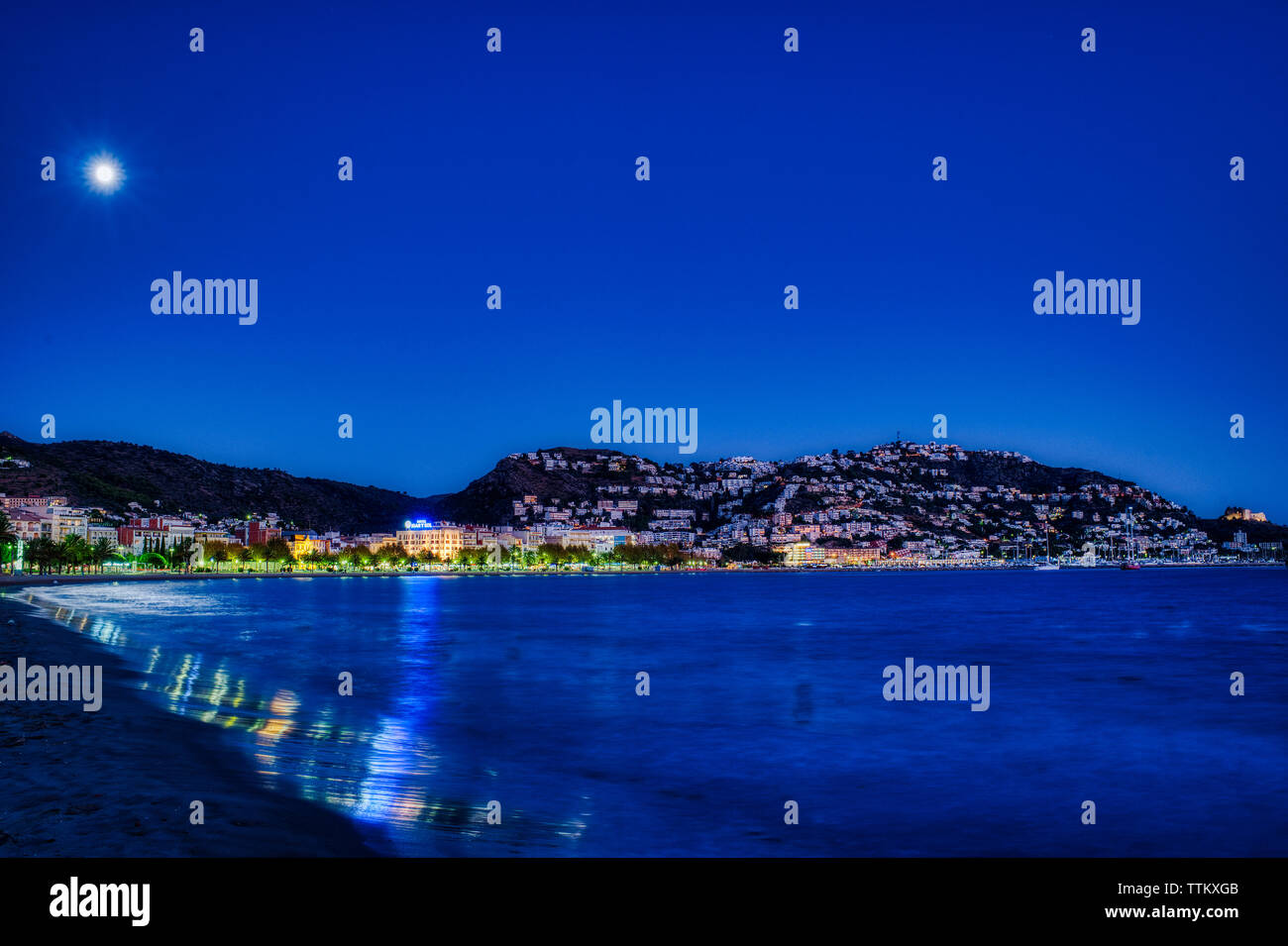 Roses spain town hi-res stock photography and images - Alamy