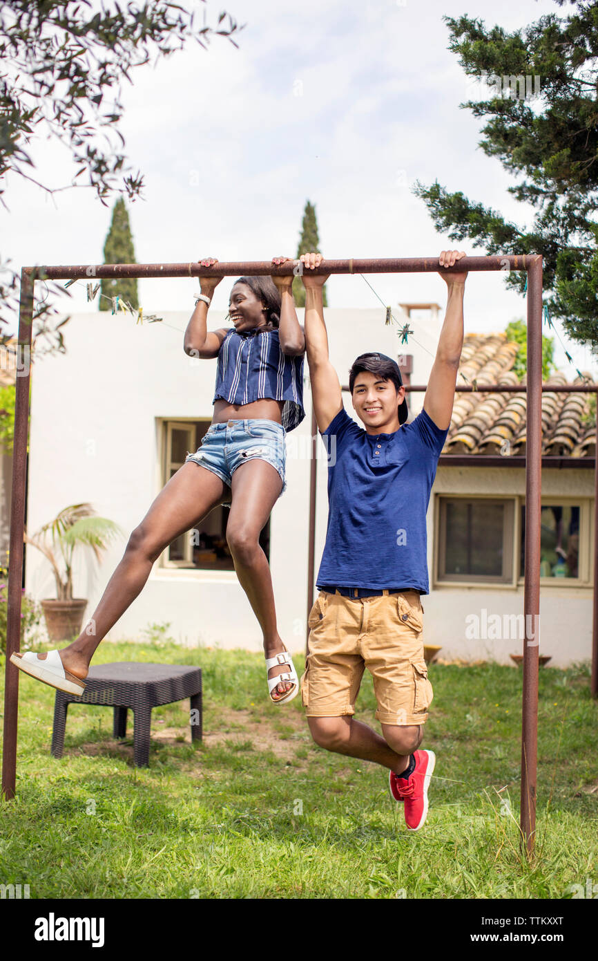 Cheerful group young friends hanging hi-res stock photography and ...