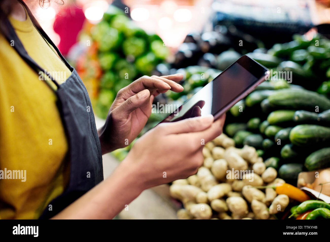 Food stall owner hi-res stock photography and images - Alamy