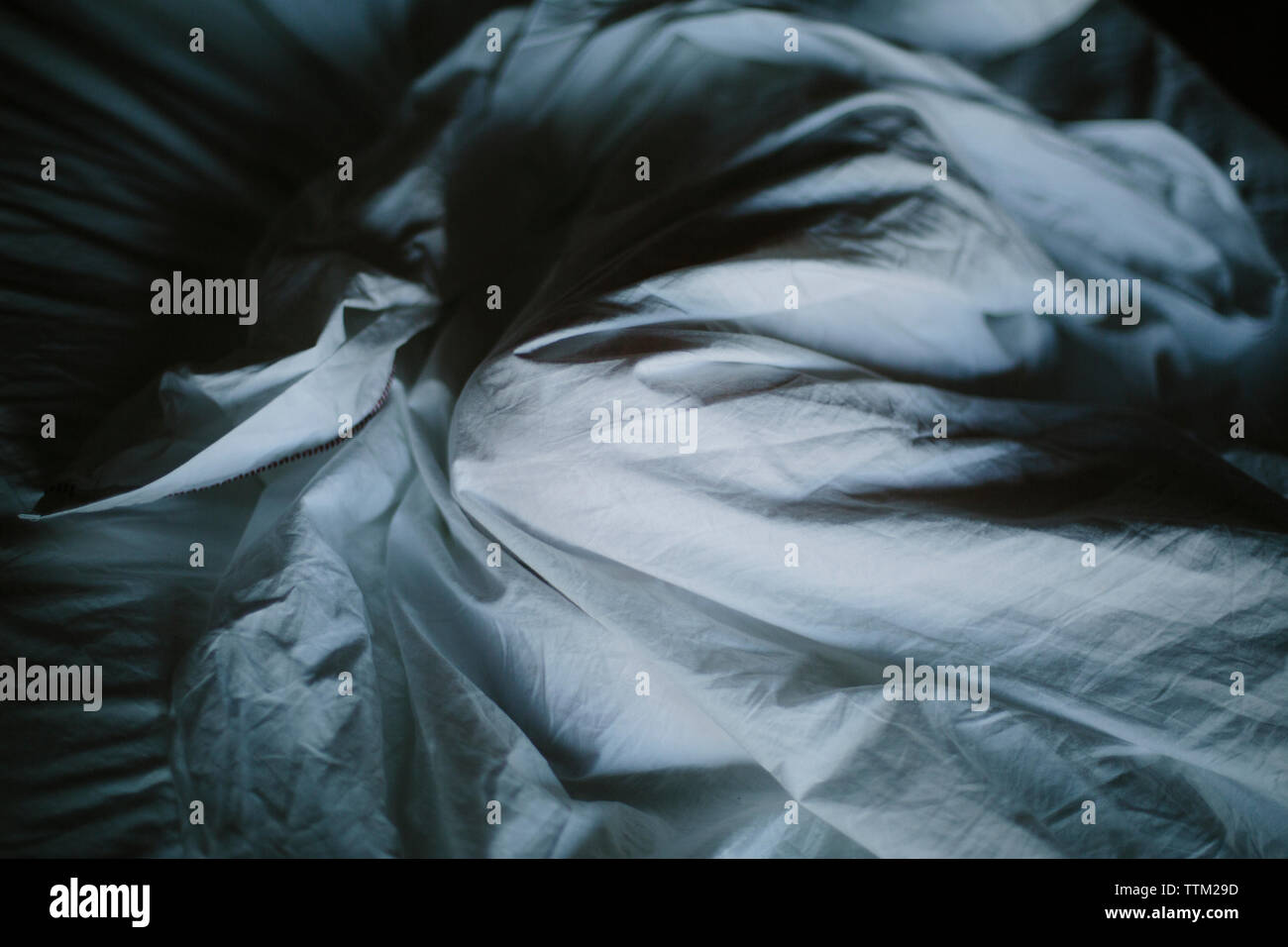 Bed sheet hi-res stock photography and images - Alamy