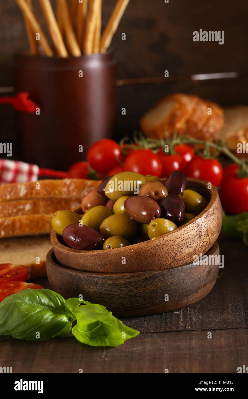 Kalamata red green olives hi-res stock photography and images - Alamy