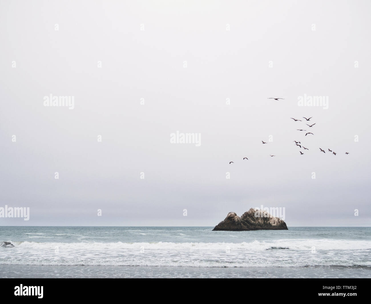 Sea stack formations hi-res stock photography and images - Alamy