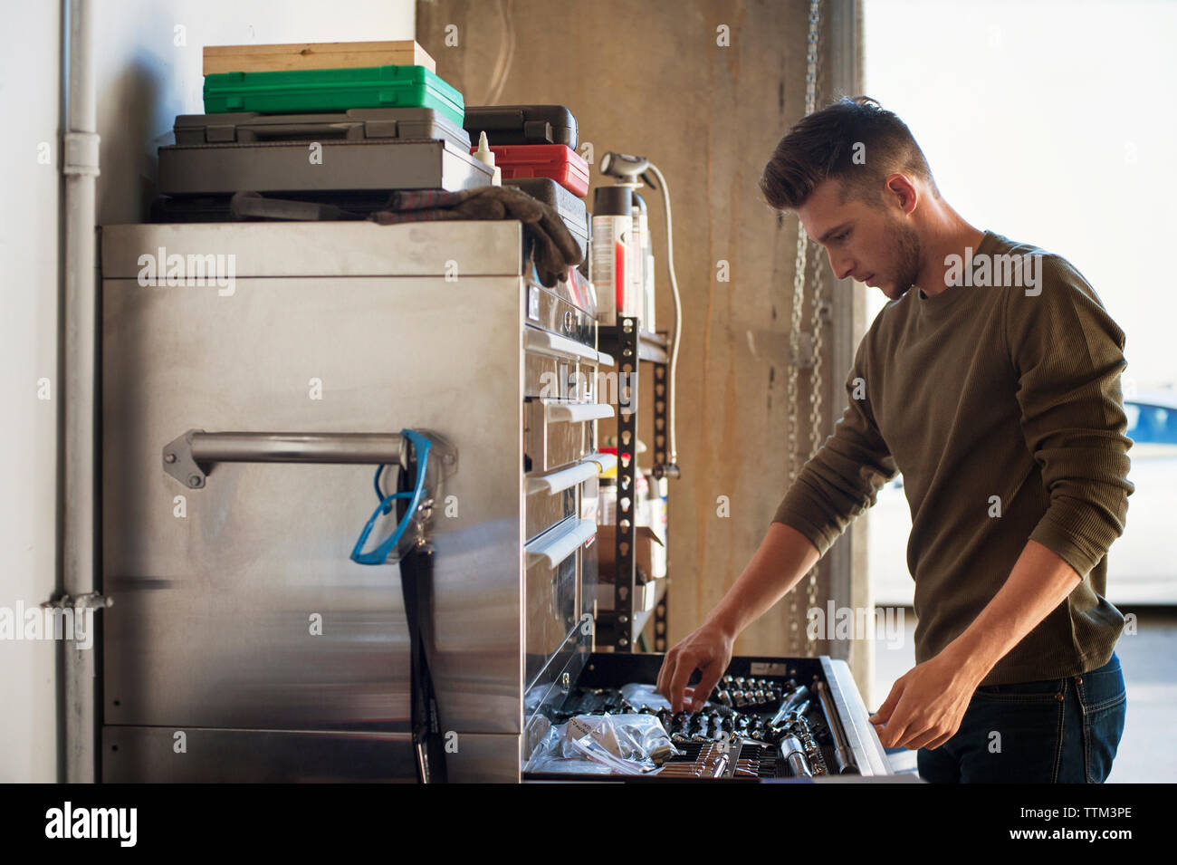 Work cabinet hi-res stock photography and images - Alamy