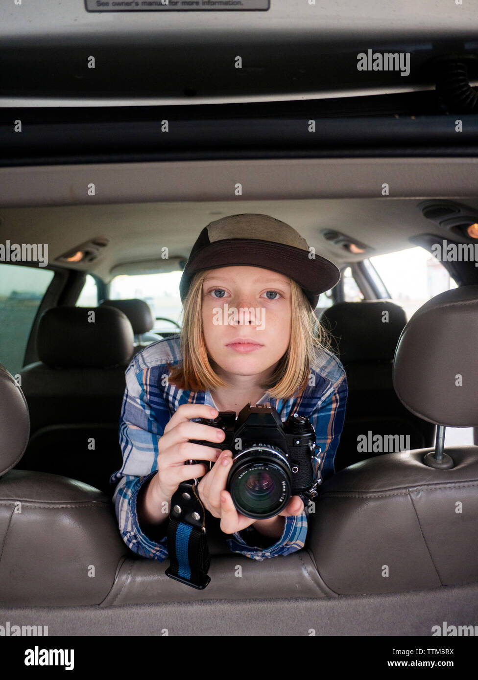 Boy camera car hi-res stock photography and images - Alamy