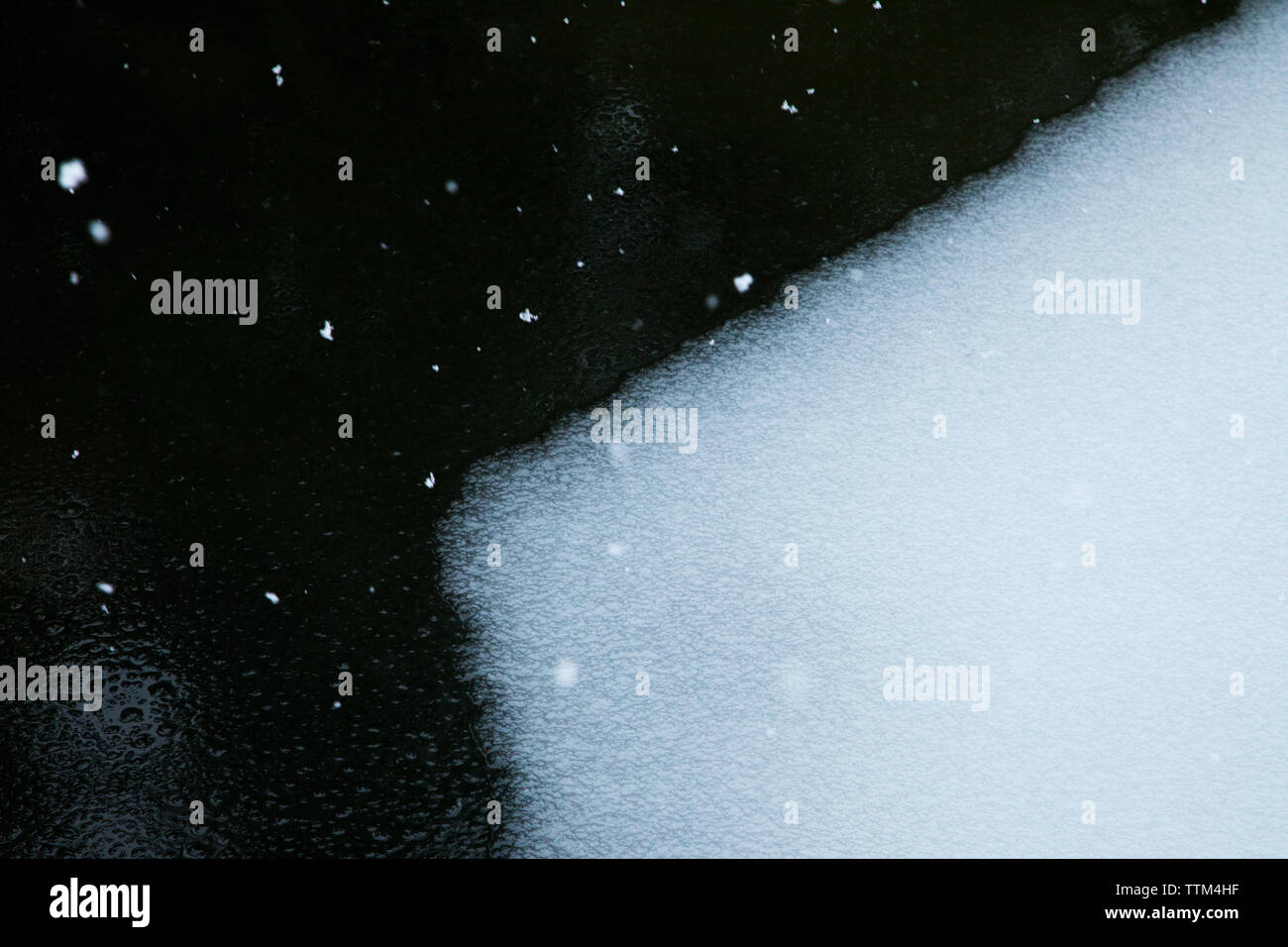 Ice falling on water hi-res stock photography and images - Alamy