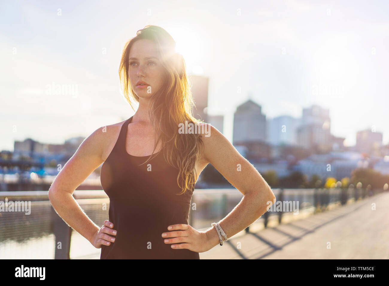 Hand on hips hi-res stock photography and images - Alamy