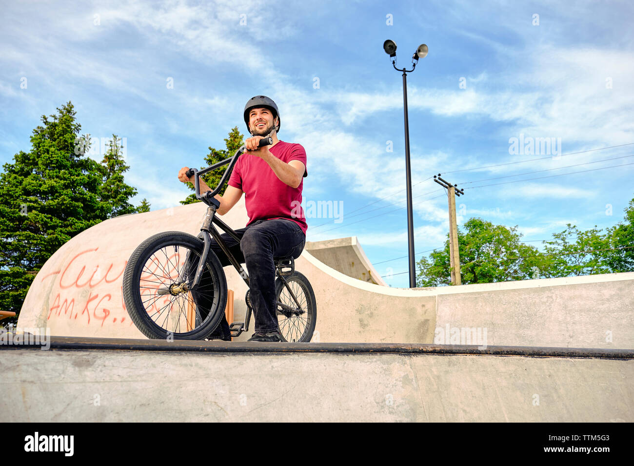 Concrete ramp hi-res stock photography and images - Alamy