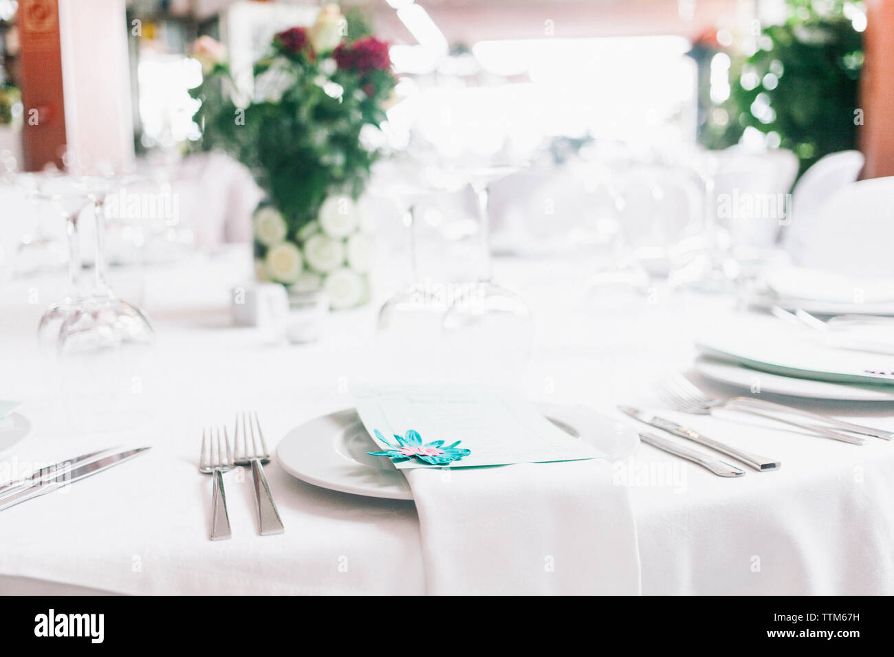 Silverware table hi-res stock photography and images - Alamy