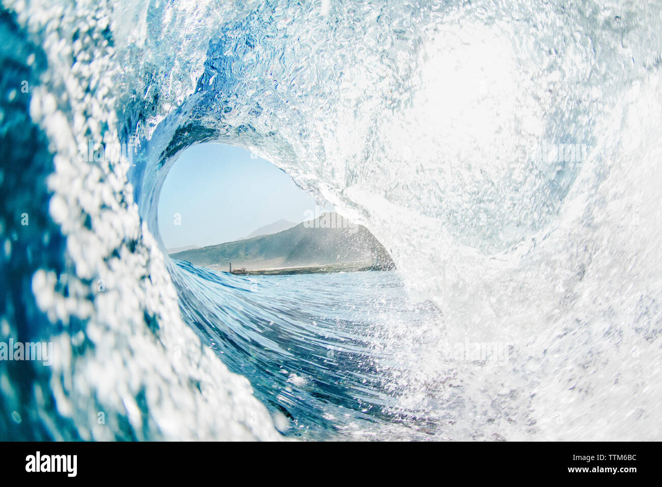 Splashing in sea hi-res stock photography and images - Alamy