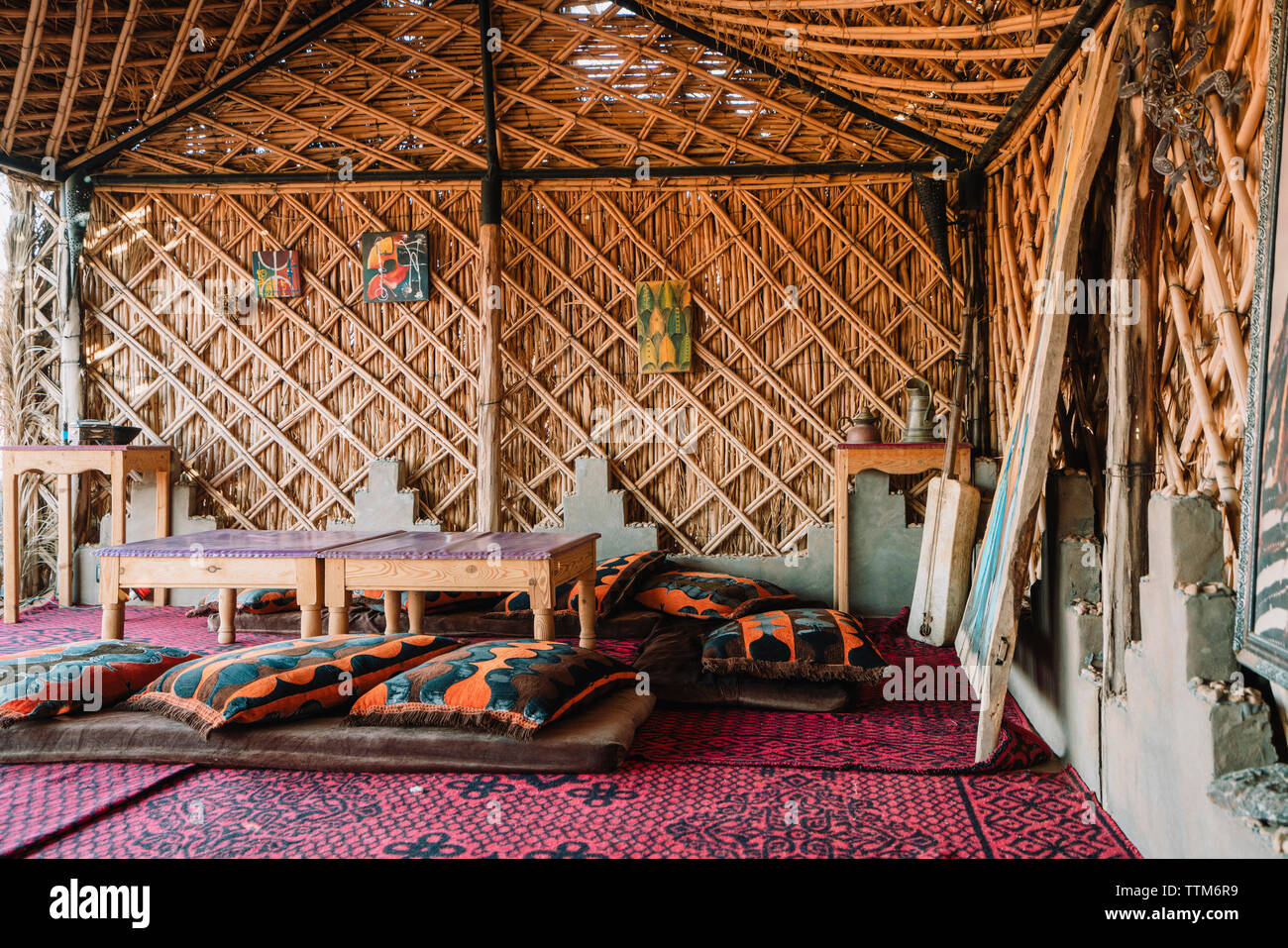 Old cottage interior hi-res stock photography and images - Alamy