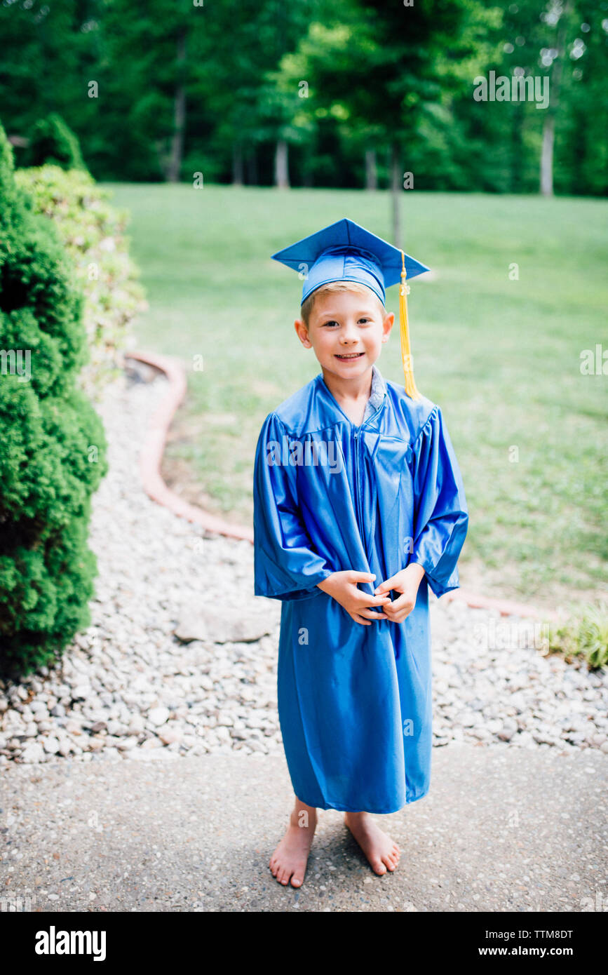 Portrait student in park hi-res stock photography and images - Alamy