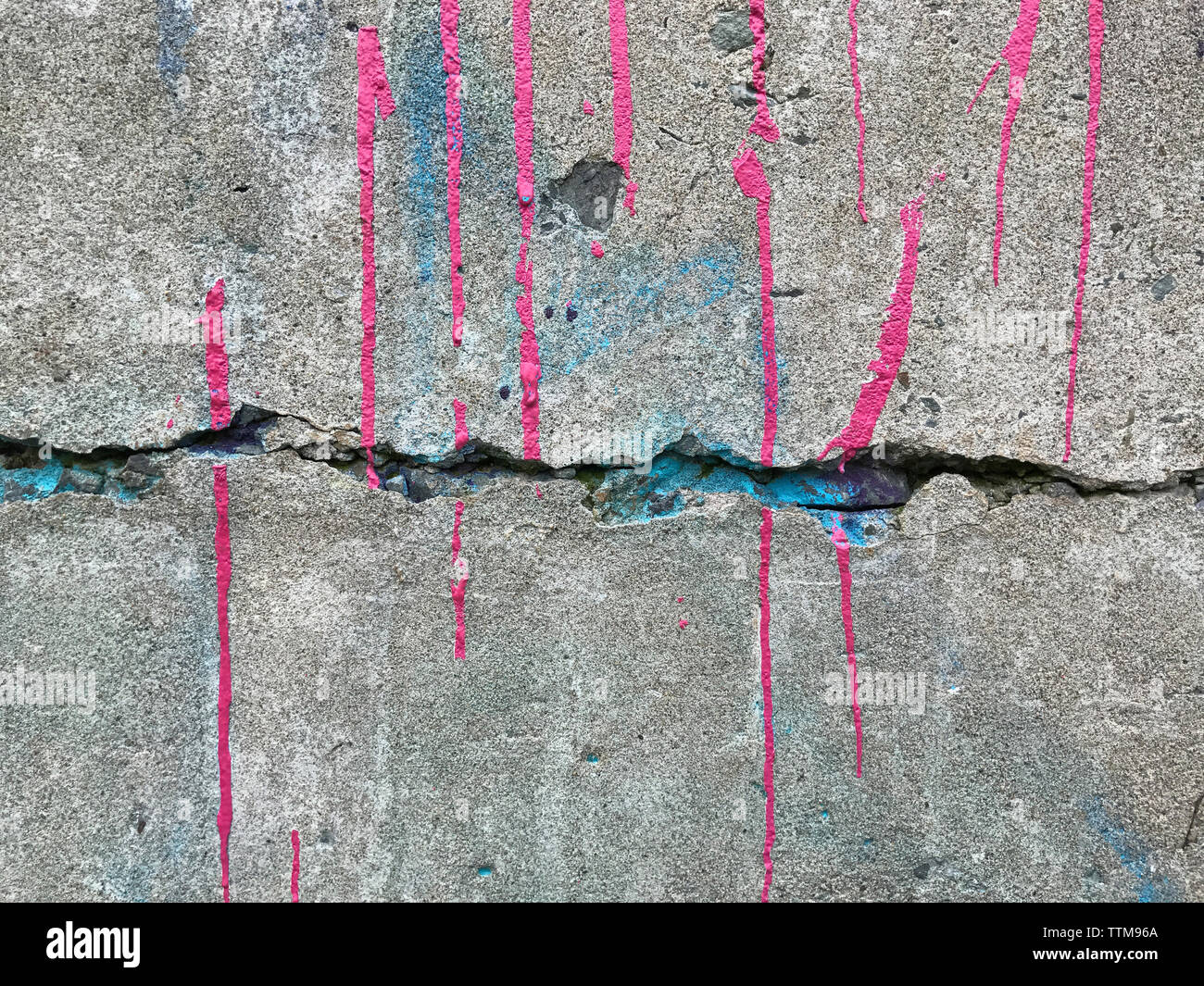 Bad condition wall hi-res stock photography and images - Alamy