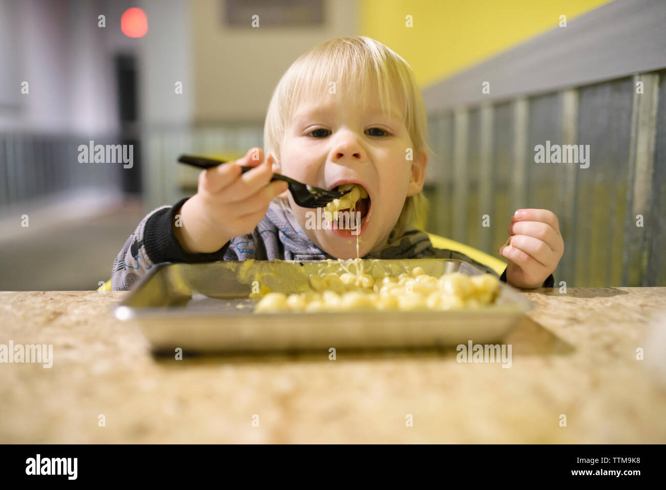 Healthy eating sitting table hi-res stock photography and images - Alamy