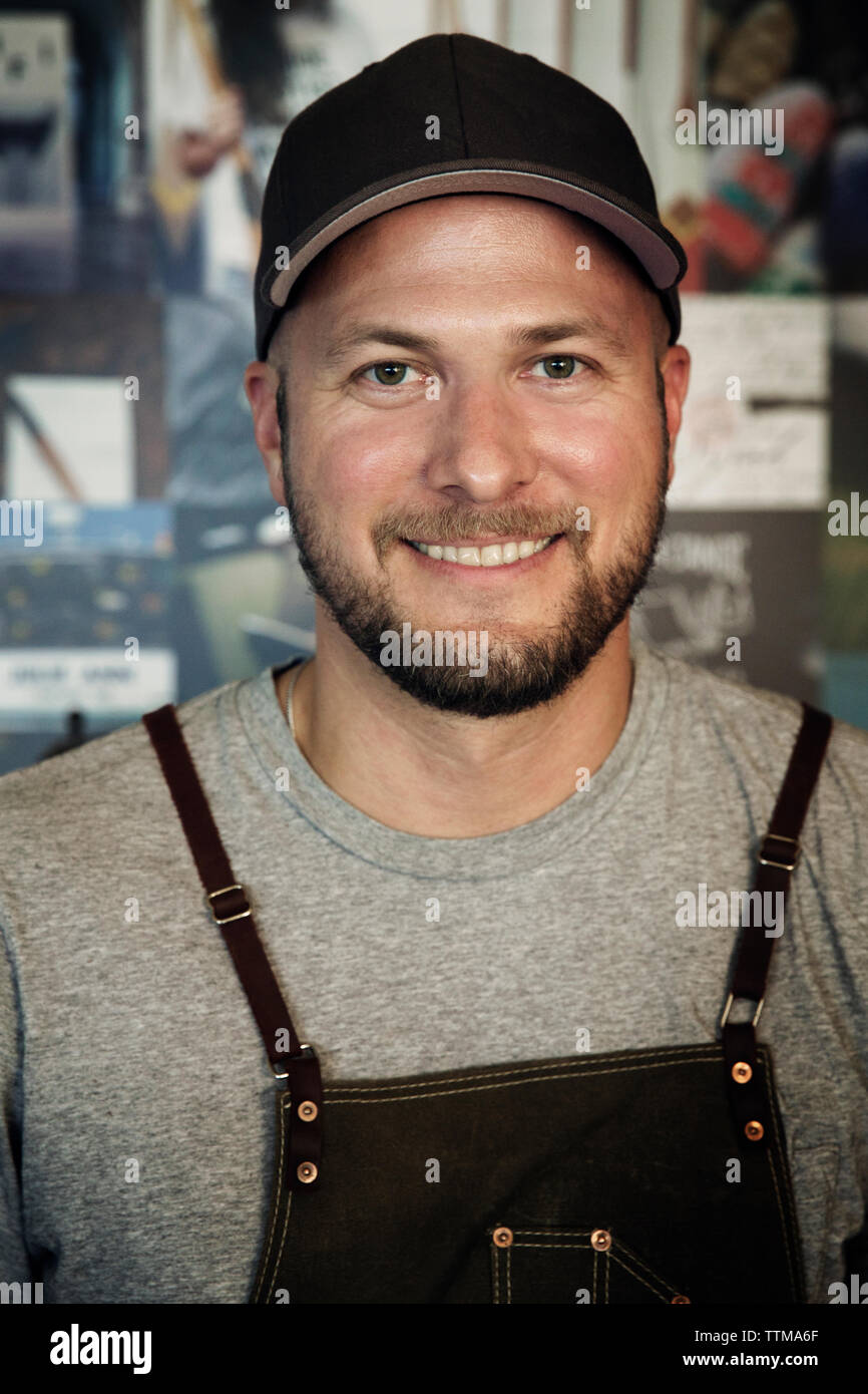 Portrait of carpenter Stock Photo - Alamy