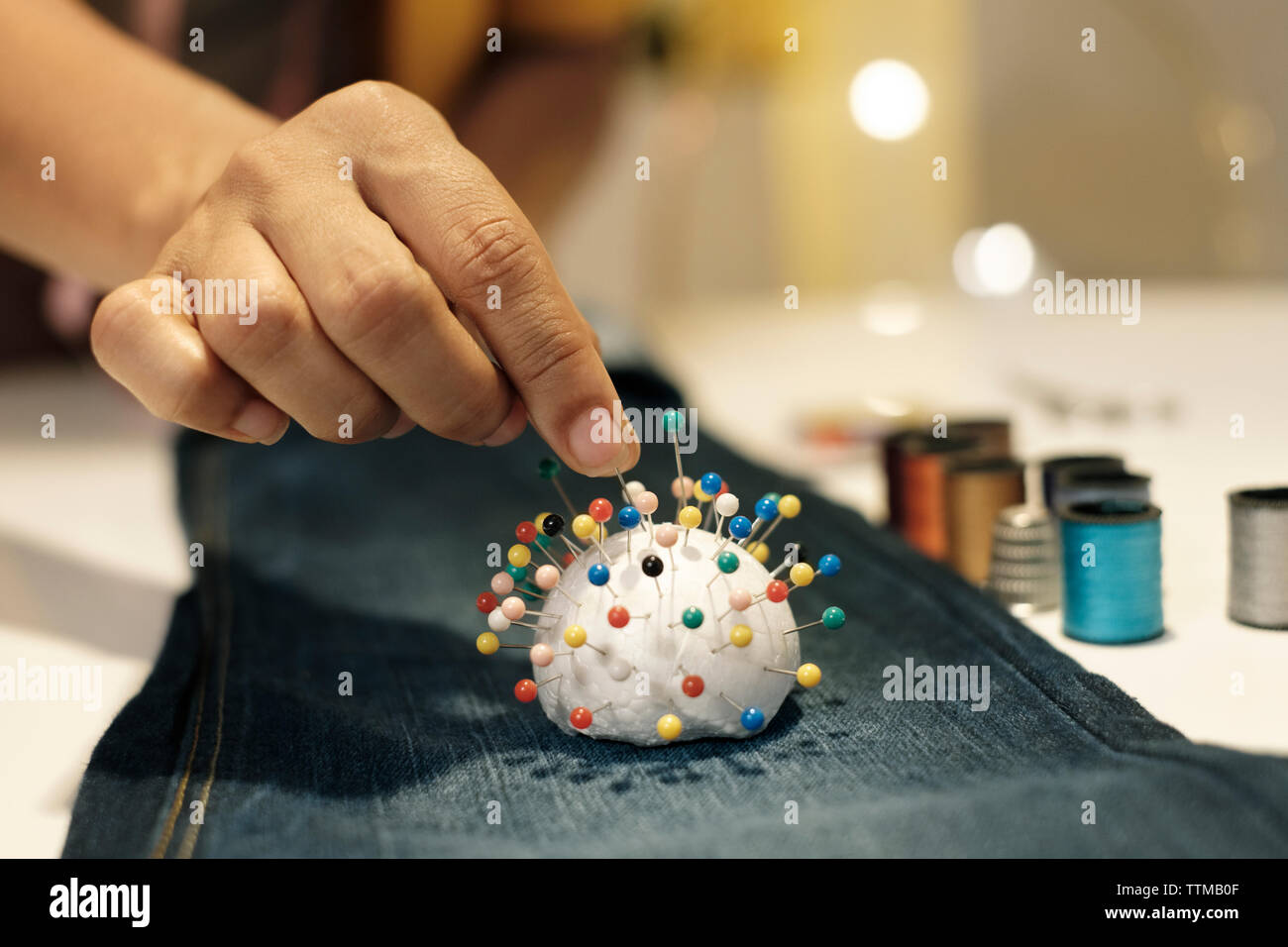 Hand stitching hi-res stock photography and images - Alamy