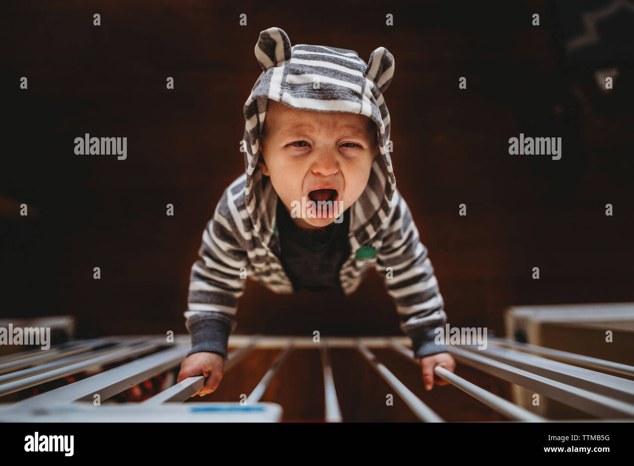 Crying portrait hi-res stock photography and images - Alamy