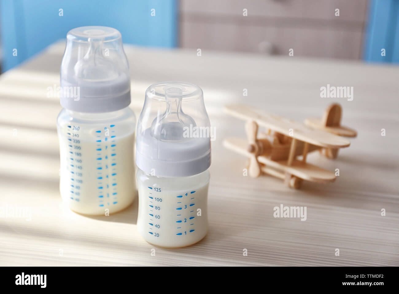 Two baby bottles hi-res stock photography and images - Alamy