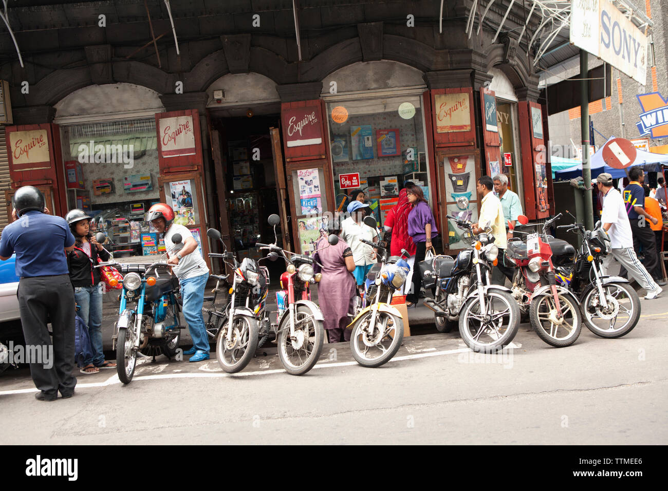 MAURITIUS, a bustling street corner in the capital city of Port Louis ...