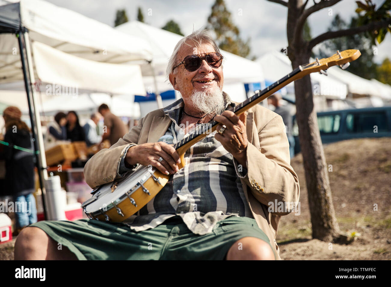 Banjos hi-res stock photography and images - Alamy