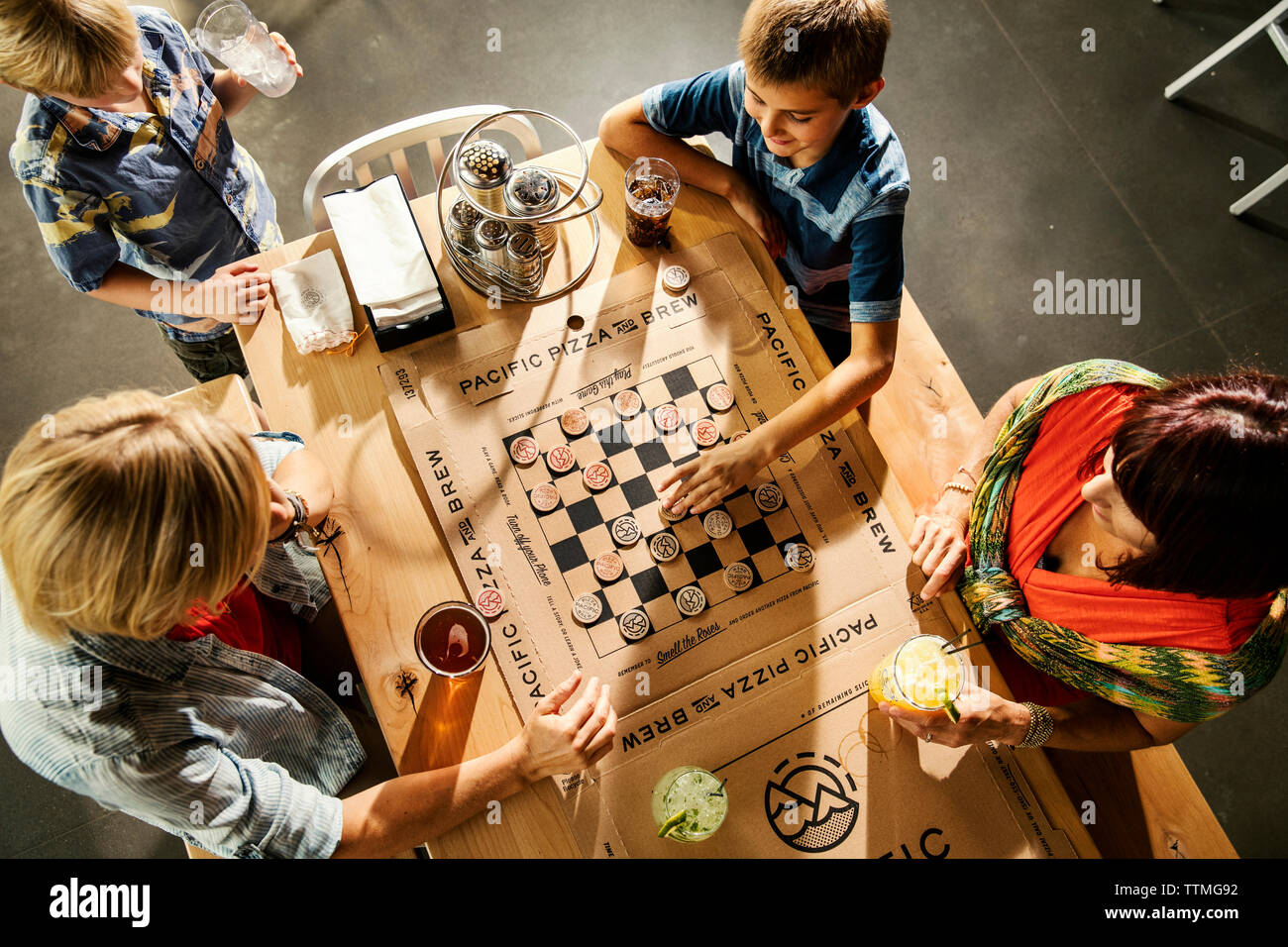 Checkers restaurant hi-res stock photography and images - Alamy