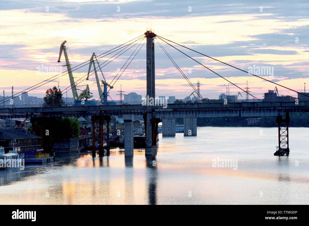 Bridge in Kiev, Ukraine Stock Photo - Alamy