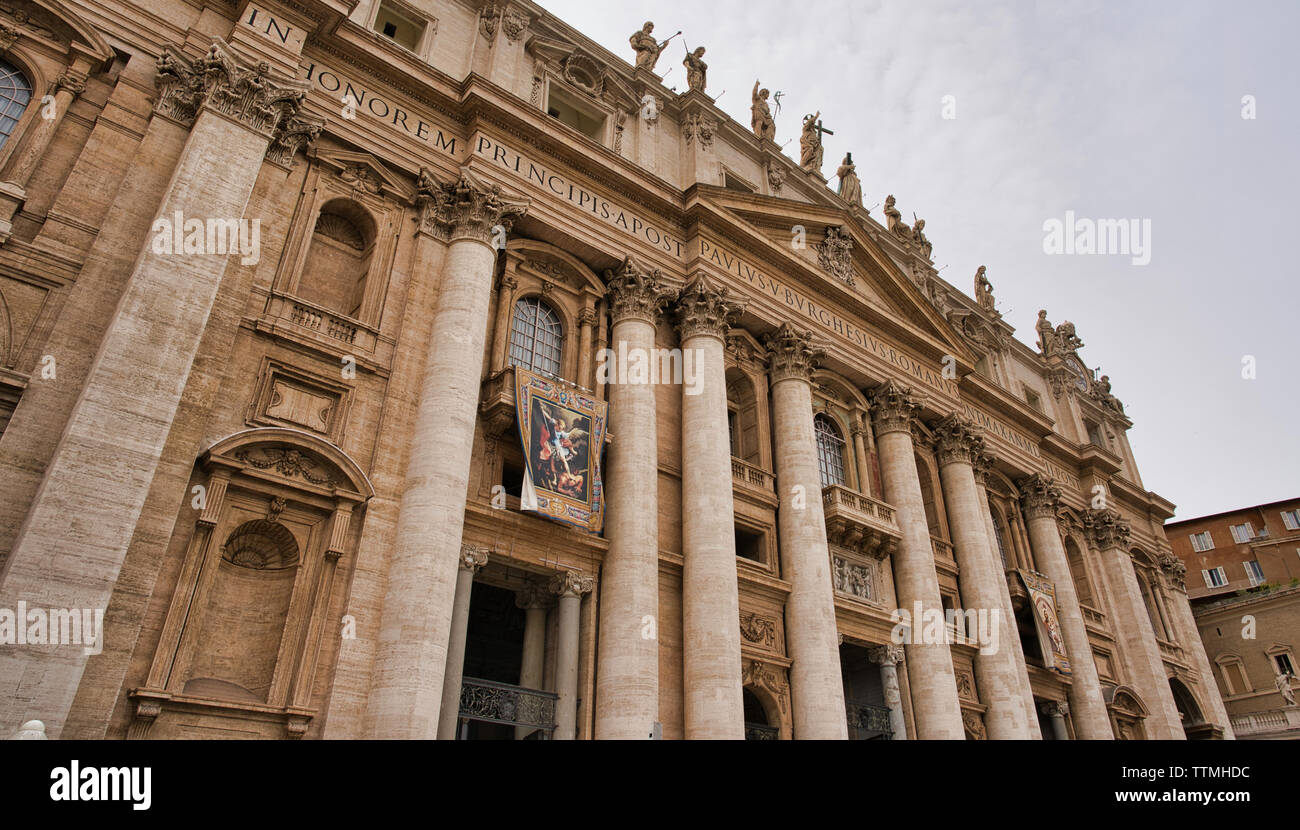 Pope balcony rome hi-res stock photography and images - Alamy