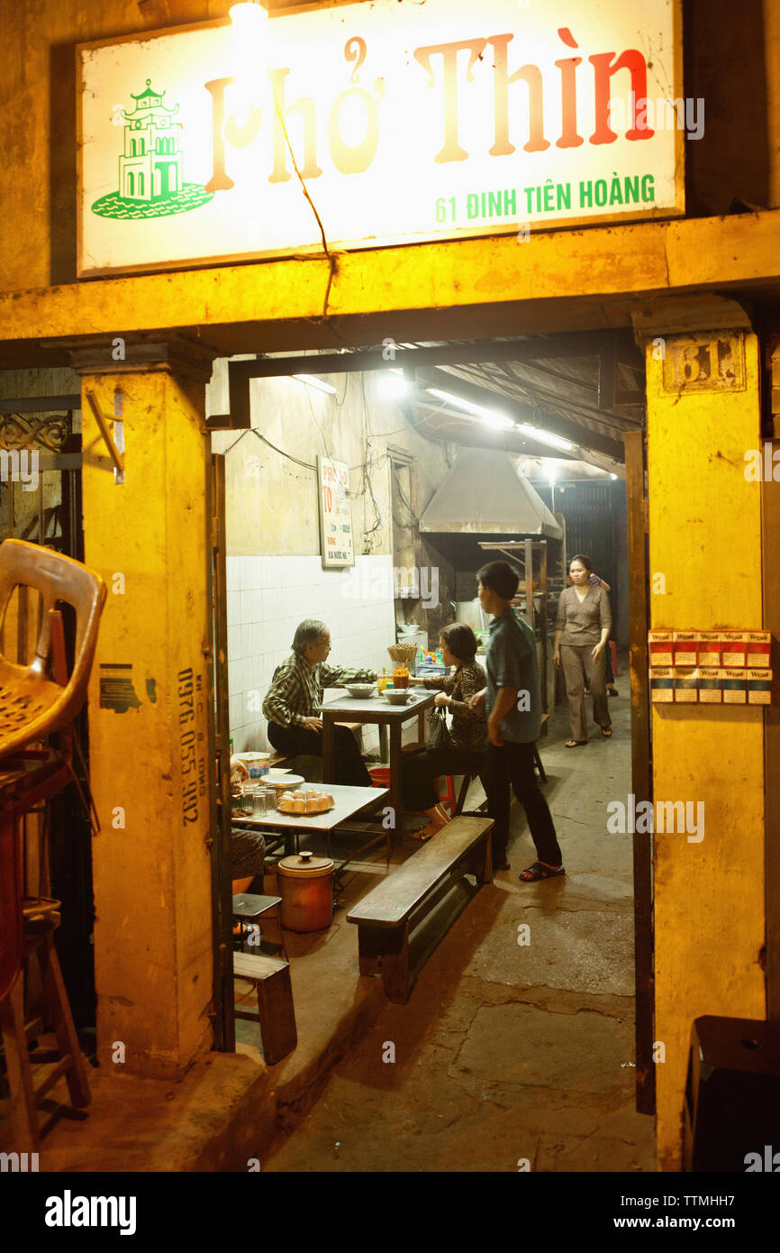 Pho restaurant exterior vietnam hi-res stock photography and images - Alamy