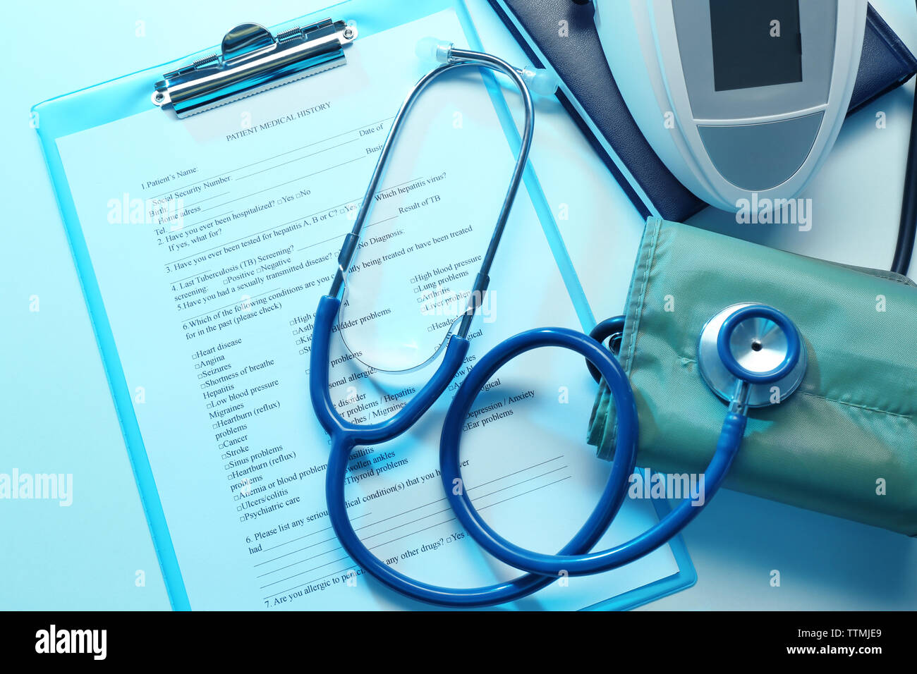 Doctor tools and patient medical history Stock Photo - Alamy