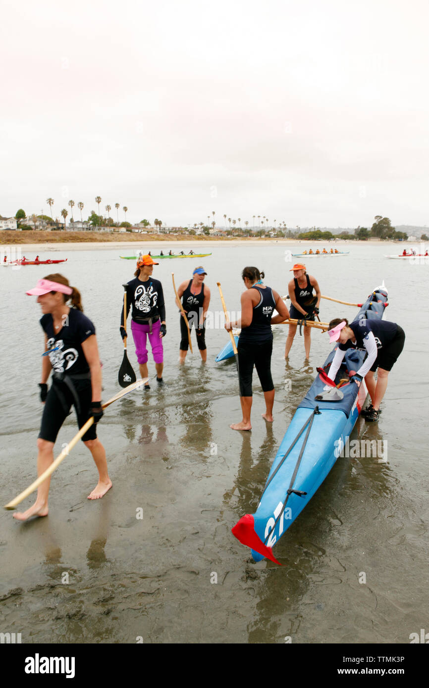 Team group oars hi-res stock photography and images - Alamy