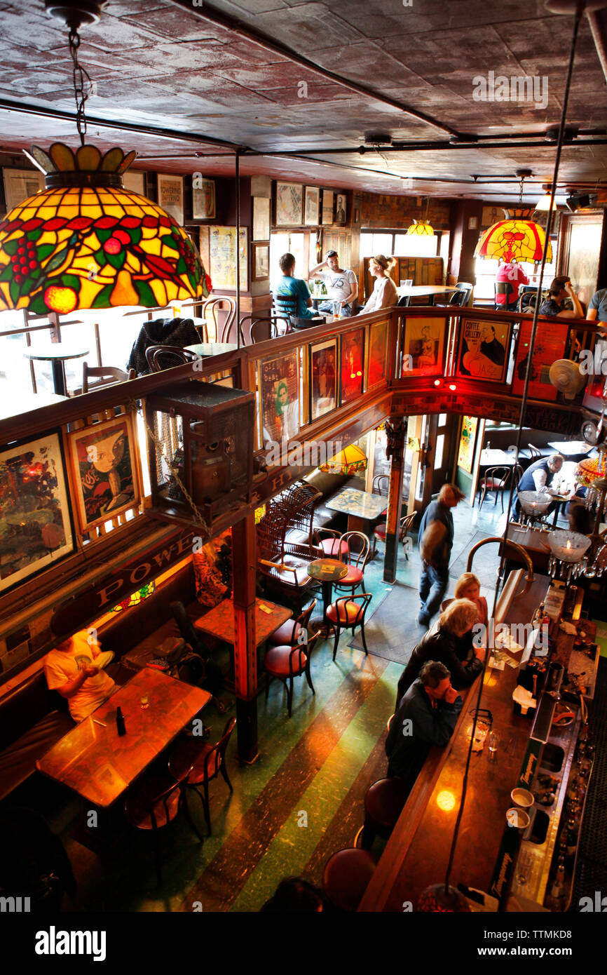 USA, California, San Francisco, the interior at the Vesuvio Bar in ...