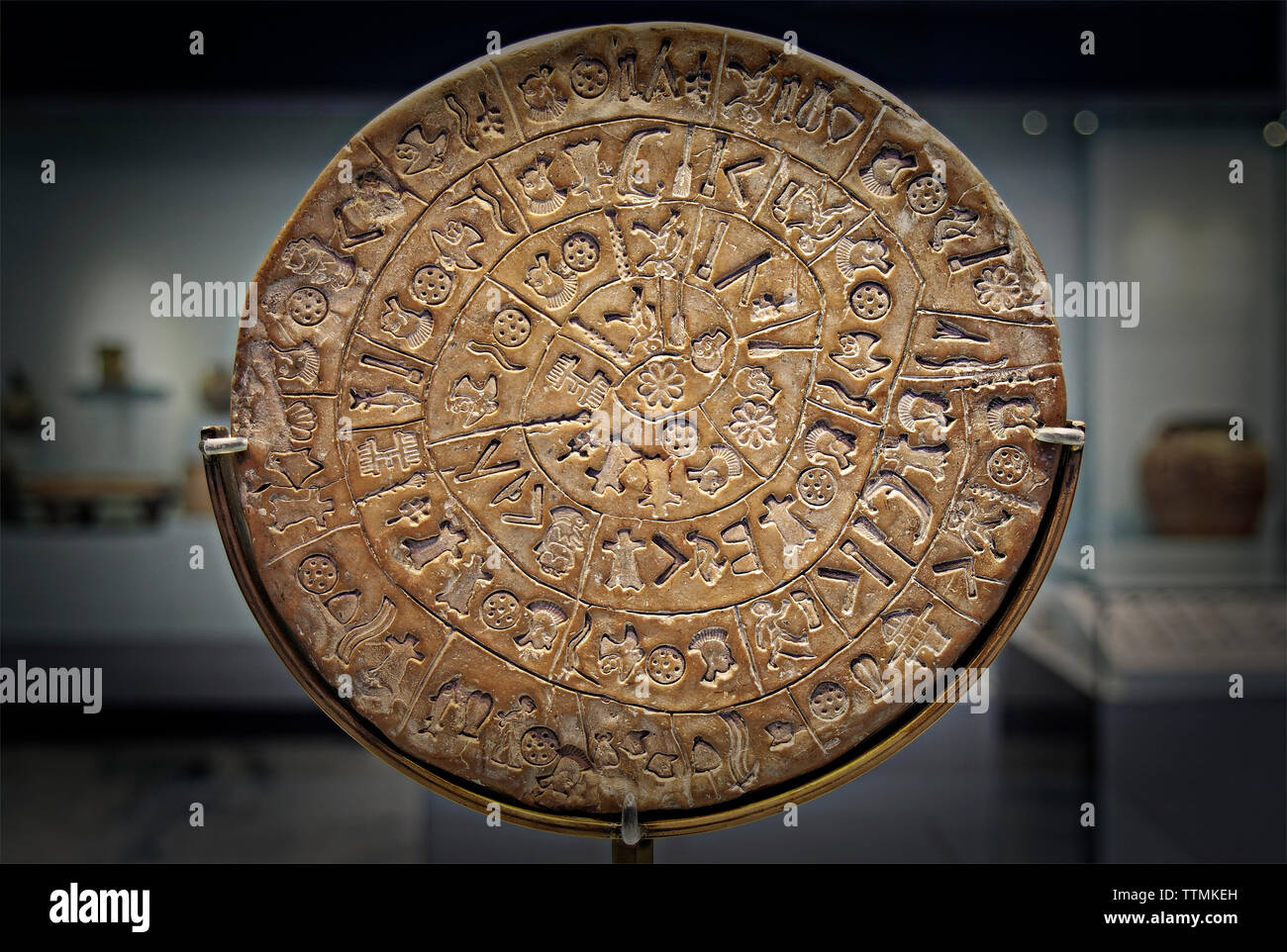 Disc of phaistos heraklion hi-res stock photography and images - Alamy