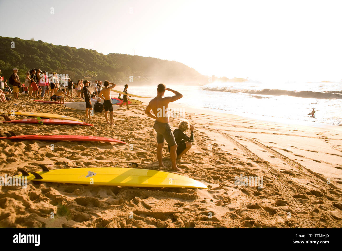 Crowd surfers hi-res stock photography and images - Alamy