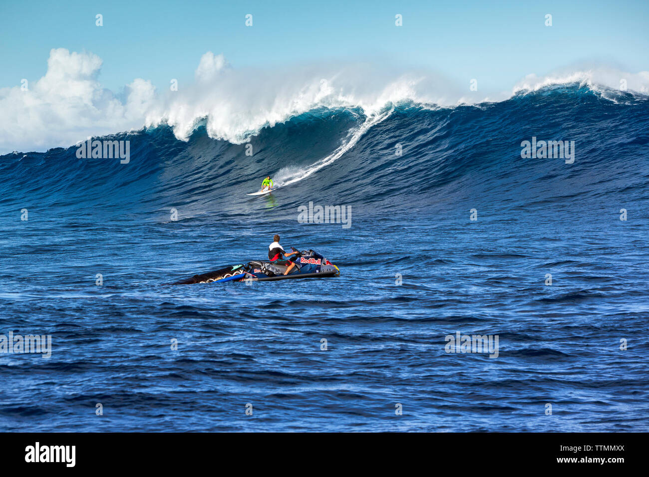 Wave waves two people man men hi-res stock photography and images - Alamy