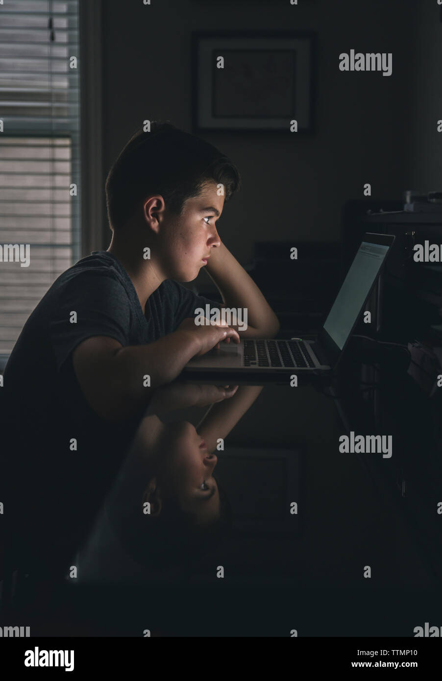 Serious connection hi-res stock photography and images - Alamy