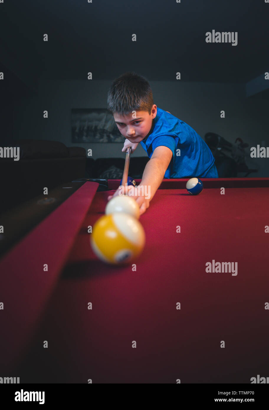 Ball cue hi-res stock photography and images - Alamy