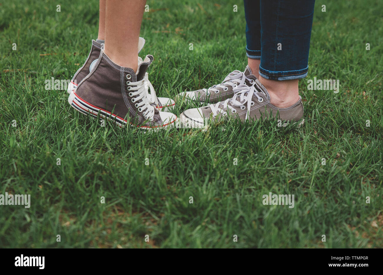 Bonding shoes hi-res stock photography and images - Alamy